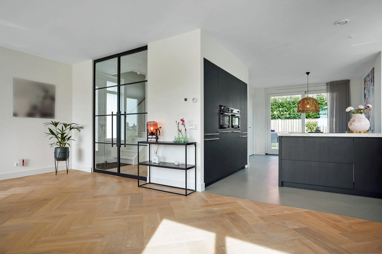 Berkers Vloeren: betonlook vloeren, woonbeton en gietvloeren